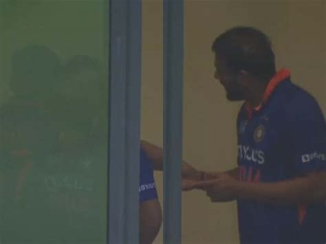 Rohit Sharma Scolds Rishabh Pant After Latters Lose Shot In India Vs
