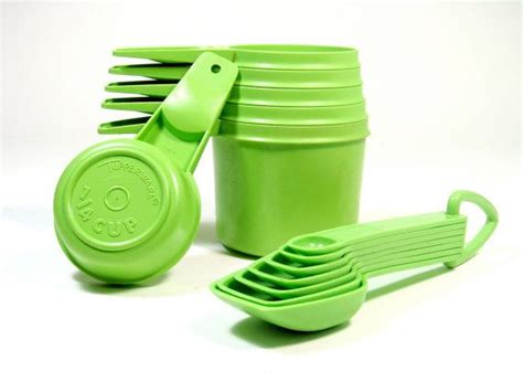 Tupperware Measuring Cups And Spoons Set