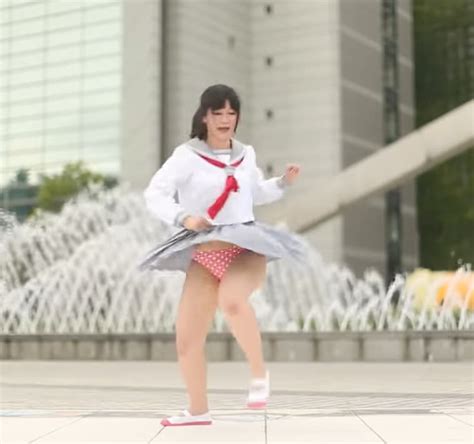 踊ってみたセーラー服JKのパンツ丸見え動画 魅惑のパンチラあんてな