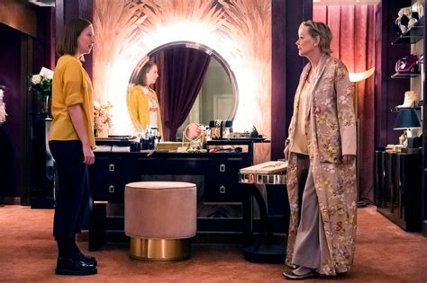 ‘hacks Wins 3 Emmys N J S Paul W Downs Newlywed Co Created The Breakout Hit