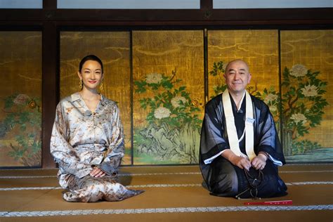 内藤剛志の黒部紅葉旅 日本最後のトロリーバスに別れ 長い間ご苦労様 エンタメラッシュ