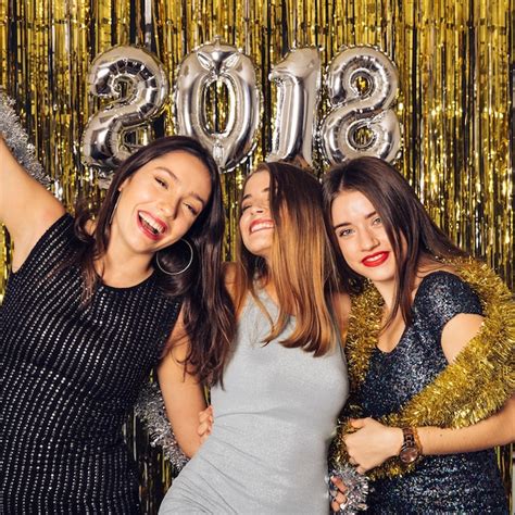 Ano Novo Festa Do Clube Com Amigos Alegres Foto Grátis