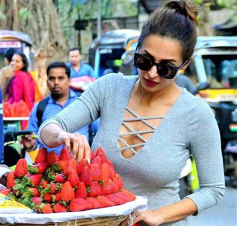 11 Common Eating Habits Of 32 Bollywood Actresses The Strong Traveller