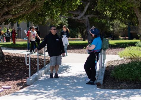 Photos Move In Day At Csumb Monterey Herald