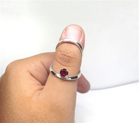 Solid Silver Ring Splint With Round Garnet Stone • Sterling Silver Swan