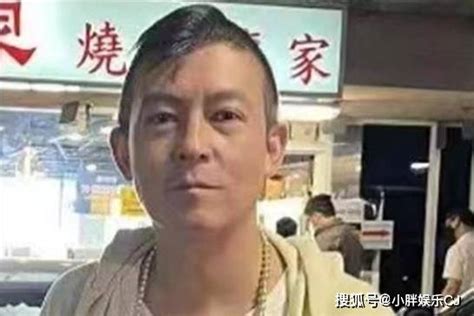 陈冠希一家久居温哥华，排队买廉价中餐，满脸皱纹难辨认 画面 网友 照片