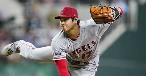 エンゼルスの大谷翔平、6回2失点の粘投で6勝目、打っては2階席に飛び込む22号2ラン 1カ月ぶりの勝利を自らの豪打でつかみとる（22ページ