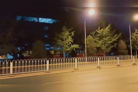 夜晚的寂静哦嘿嘿嘿