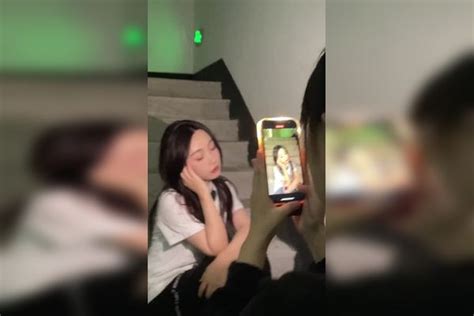 在家随便找个楼道就能出大片！快叫上你的闺蜜拍起来