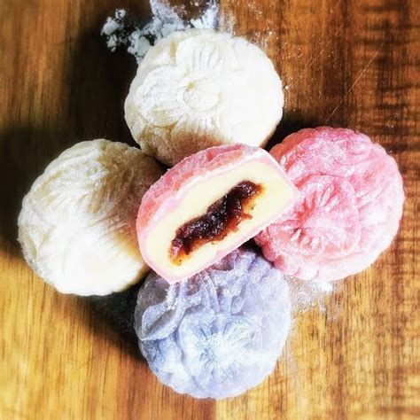 Snowskin Butter Mochi Red Bean Paste Mooncake 牛油麻糬紅豆冰皮月餅 Chinese Recipes At