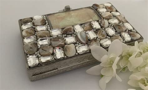 Eco Friendly Sustainable Bags Made With Pearls And Wire