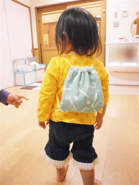 No830 タオルハンカチのリュックサック 保育のひきだし ～こどもの可能性を引き出すアイデア集～