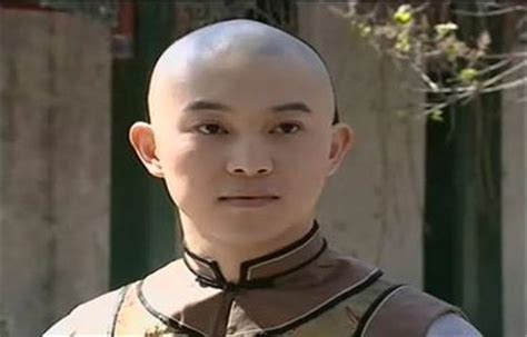 和珅被杀后，他儿子丰绅殷德是何下场？小鞋被穿到怀疑人生凤凰网