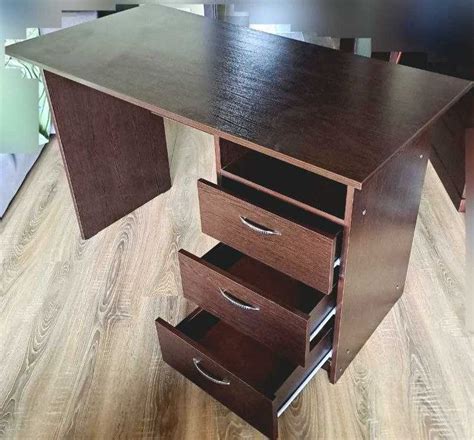 Стіл письмовий з шухлядами стол письменный с ящиками 550 грн Мебель для спальни Харьков на Olx