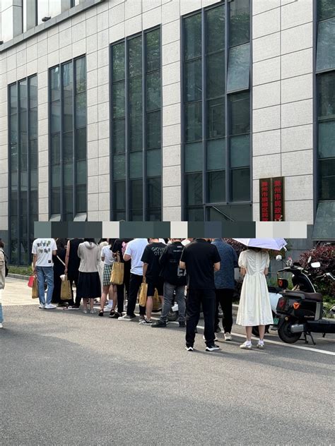多图直击！520当天，滁州琅琊区民政局排队盛况，队伍绵延十几米！ 滁州万象 E滁州 Powered By