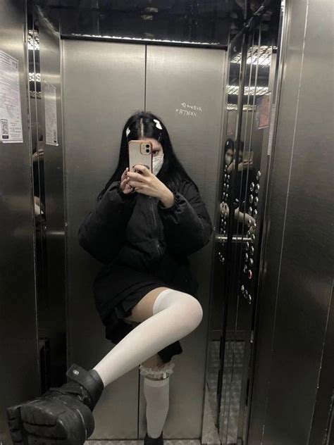 Пин от пользователя A на доске U L Z Z A N G Худые девушки Стиль Идеи для фото