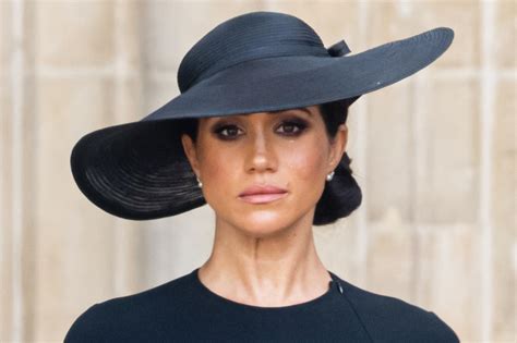 Meghan Markle Cries Wipes Tears At Queen Elizabeth Iis Funeral