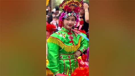 百闻不如一见的萧宝仪妹妹 ，谷饶大坑萧族花篮队奉敬宋朝大元帅 潮汕民俗文化 潮汕担花篮 萧宝仪 潮汕营标旗 美女 Youtube
