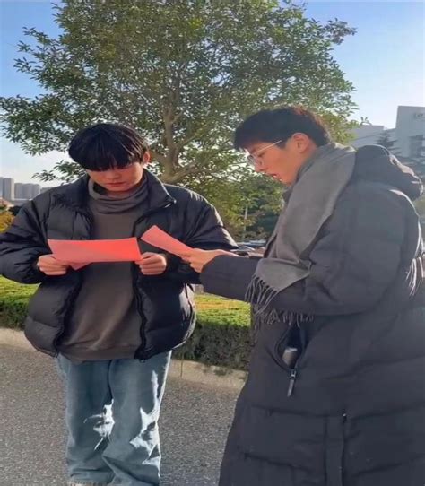 体育学院开展规范使用电动车共建文明校园主题宣传活动 体育学院