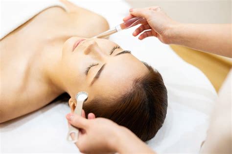Hacks For Managing Oily Skin Estheclinic Singapore