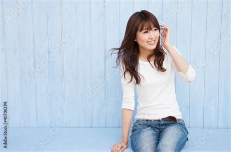 髪がなびく女性 の ストック写真とロイヤリティフリーの画像 Pic 40706394