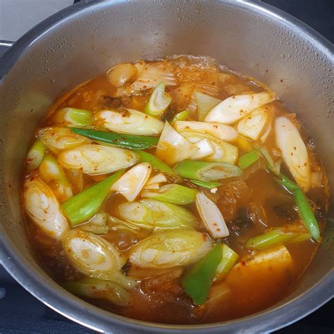 김장김치찌개 맛있게 끓이는 법 얼큰 김치찌개 끓이는 법