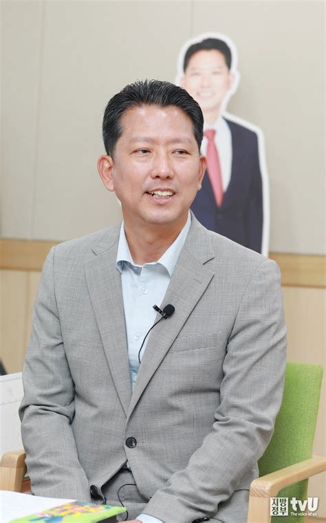 4조 원 넘는 기업 투자 유치 성과 ‘새 희망 구미 시대 변화 이끄는 김장호 구미시장