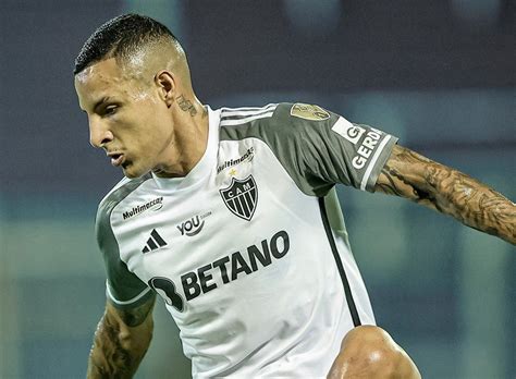 Destaque Do Atlético Mg Guilherme Arana Celebra Convocação Para