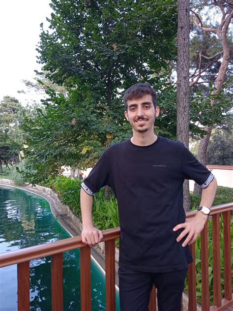 Ömer Faruk Sekmen Medium