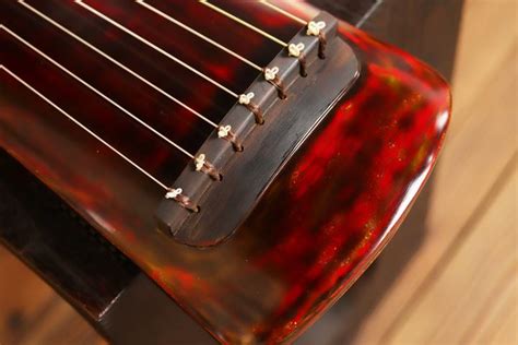 斫琴师卢荣精心配制八宝灰胎，令每处徽位 灿若繁星” 知乎