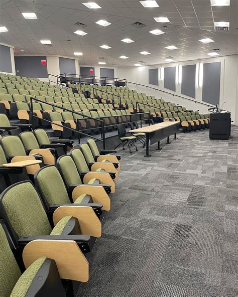 Instructional Plaza Auditorium—cloverleaf Construction