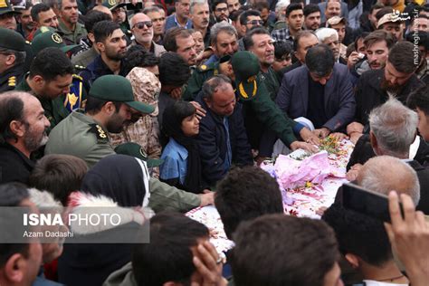 مشرق نیوز عکس مراسم تشییع شهید مدافع حرم الیاس چگینی در زادگاهش