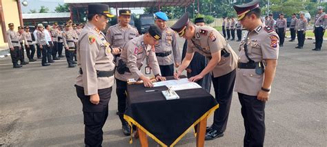 Kapolres Serang Pimpin Sertijab Wakapolres Dan Beberapa Pejabat Utama