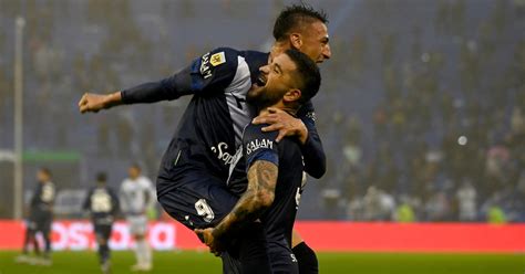 Vélez Goleó 4 0 A Independiente Rivadavia Y Es El único Puntero De La