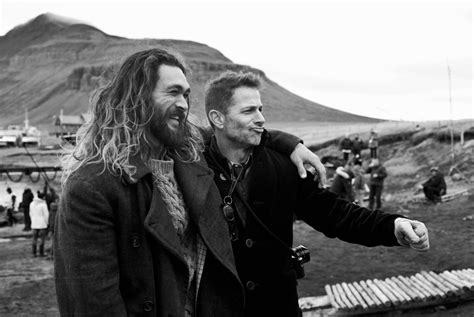 Justice League Behind The Scenes Jason Momoa And Zack Snyder Justice League DCEU