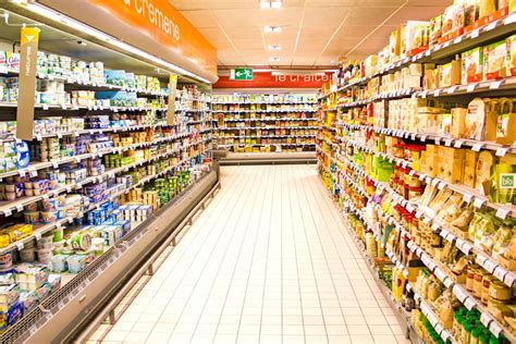 Voici à quoi servent les barres de fer en rayon dans les supermarchés
