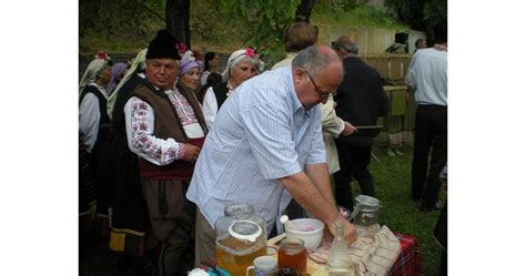 Сладко от рози камбана кожата сияе