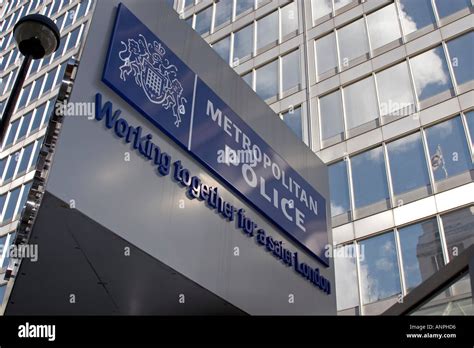 New Scotland Yard Building With Rotating Logo Sign Metropolitan Police