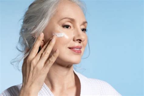 Best 2023 Moisturizer Options For Seniors For Rejuvenated Skin