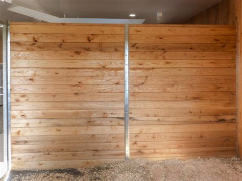 Solid Channel Partition System Equine