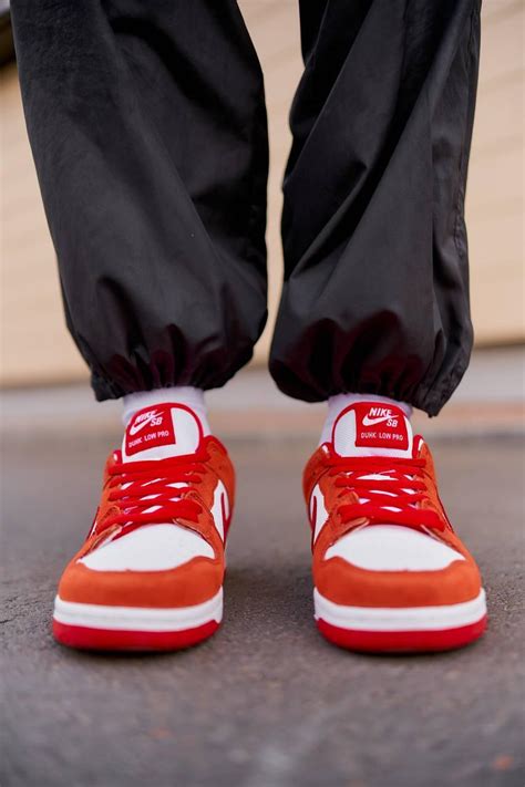 Купить Кроссовки Nike SB Dunk Low женские демисезон белые с красным ...