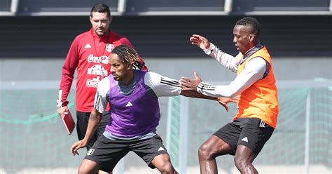 Selección Peruana Extécnico De Real Madrid Visitó Entrenamiento De La