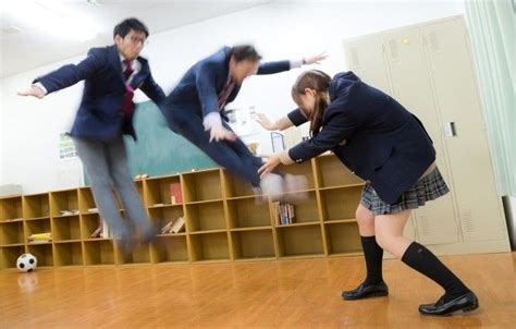 懐かしき思い出。母校の学園祭・自慢大会「男子教諭が女装」「有名アーティストが」｜「マイナビウーマン」