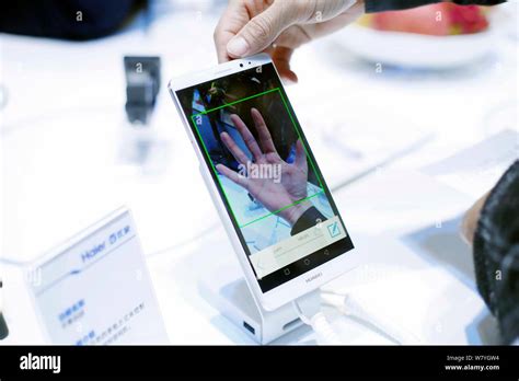 Gesture Recognition System Hi Res Stock Photography And Images Alamy