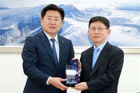 제주도 최용석 국립수산과학원장 명예도민 선정
