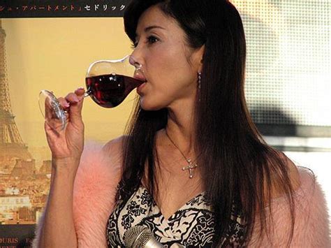 川島なお美激やせ背中画像で余命が判明！腹水と黄疸の末期とは ねたネット