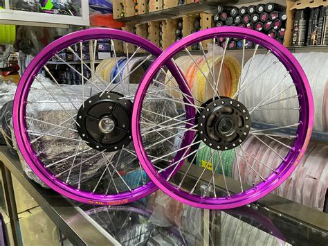 ชุดล้อnova ชุดล้อโนวา วงล้อ อลูมีเนียม ดุมเดิม สีดำใส่รถรุ่น โนวา เทน่า