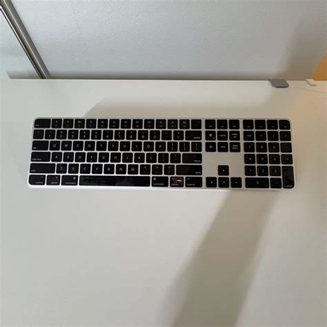 Appleシリコン搭載macモデル用touch Id搭載マジックキーボード メルカリ