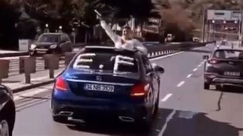 Sarıyerde Aracın Tavanına çıkarak Silahla Ateş Açan Maganda Gelin