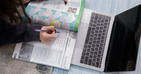 Present Simple Tense правила та приклади речень з Презент Сімпл